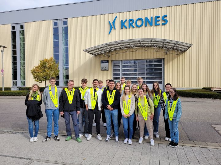 Stadt Regensburg - Archiv BOS Schulleben 2023/24 - Werksbesichtigung Krones AG
